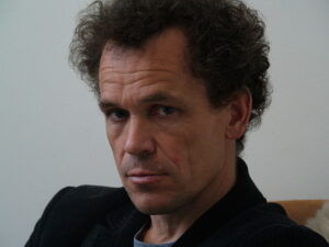 Bram Bakker 'Oud zeer' - Boekrecensie - Narcist Ontmaskerd.nl
